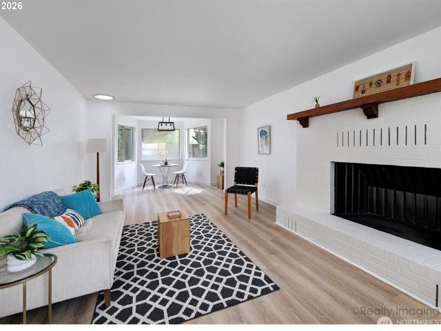 1060 Cowlitz View Court NW