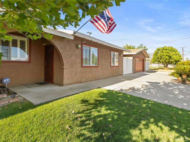 1060 E Lynwood