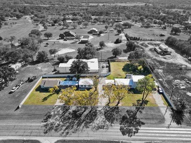 1060 E Reno Rd, Reno, TX 76020