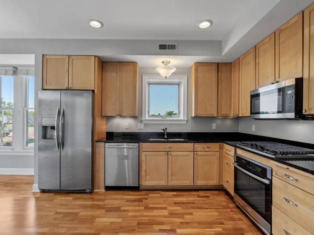 1060 Grand Avenue # 300