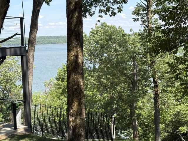 1060 Hickory Harbor Dr