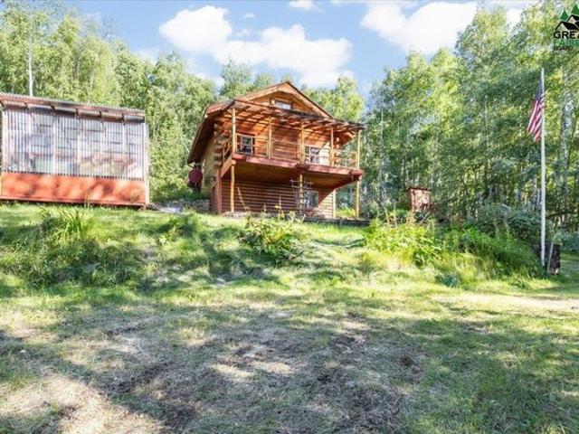 1060 Leuthold Dr, Fairbanks, AK 99712