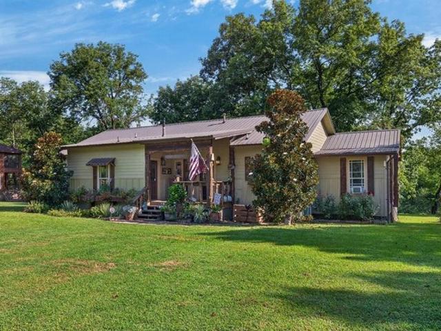 1060 Vaughn Rd, Glenwood, AR 71943