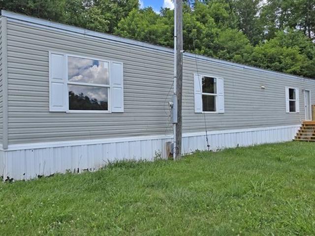 1060 Veneable School Rd, Booneville, KY 41314