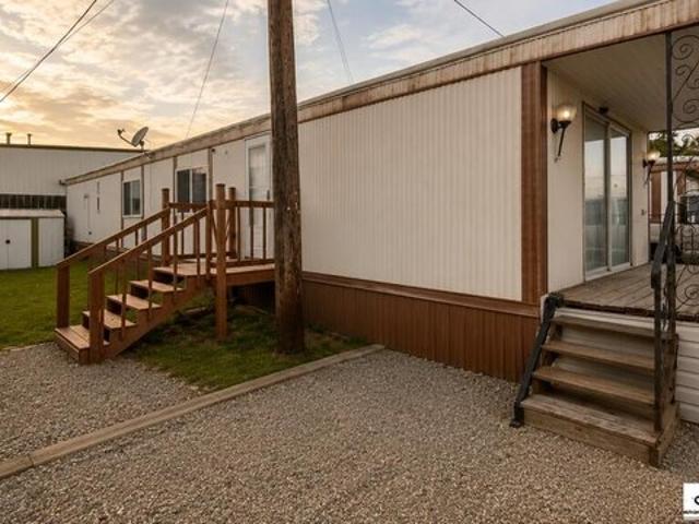 1060 W Bridge St Trlr 27, Blackfoot, ID 83221