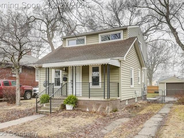 1060 W Hazelhurst St, Ferndale, MI 48220
