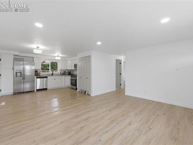 1060 Western Drive