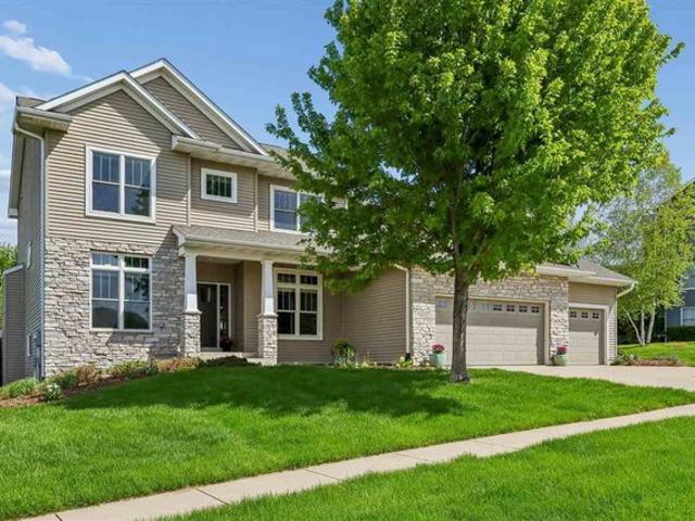 1060 Wild Prairie Dr, Iowa City, IA 52246