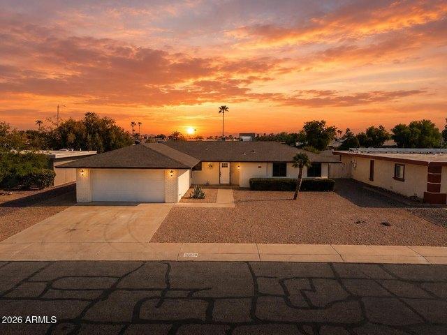 10610 W Garnette Dr, Sun City, AZ 85373