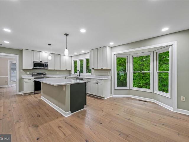 10611 Foxlake Drive