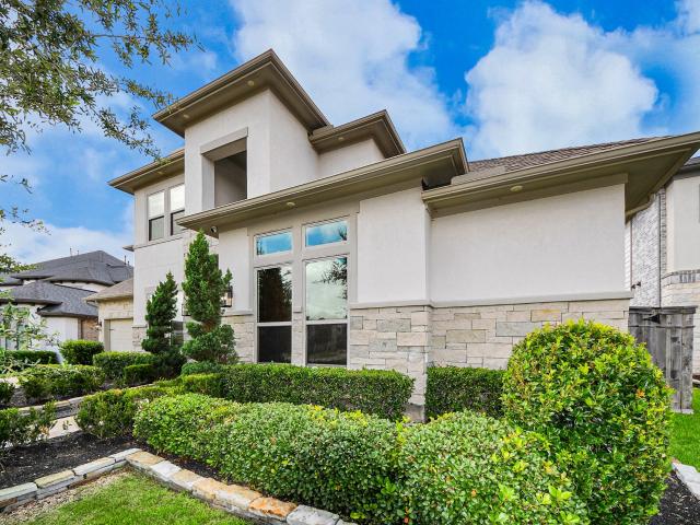 10611 Sawmill Park Drive
