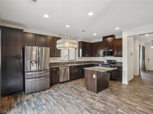 10612 Capitol Peak Ave, Las Vegas, NV 89166