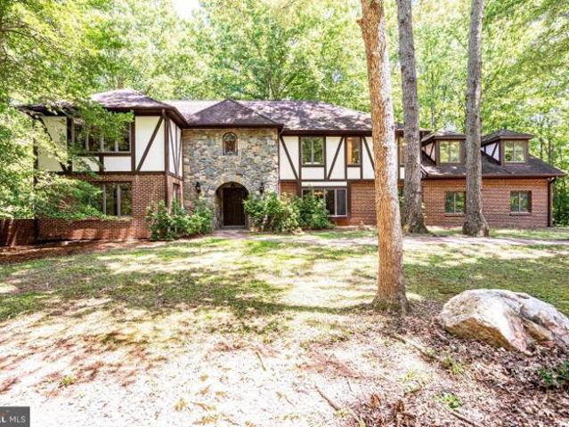 10617 Timberidge Rd, Fairfax Station, VA 22039