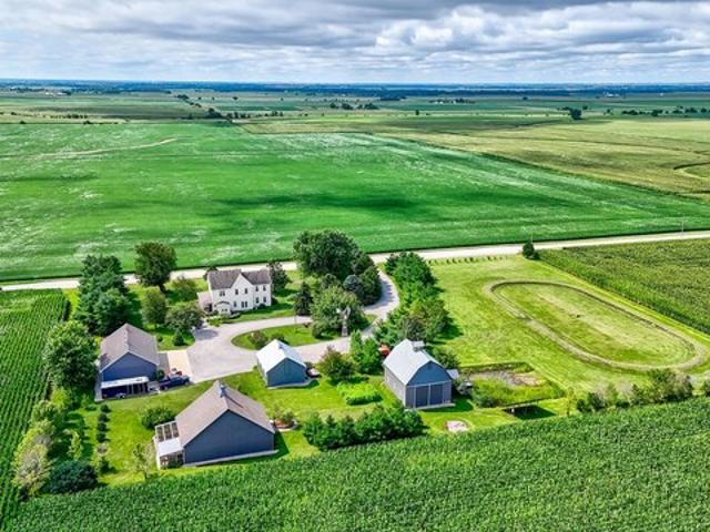10617 E 2950 North Rd, Blackstone, IL 61313