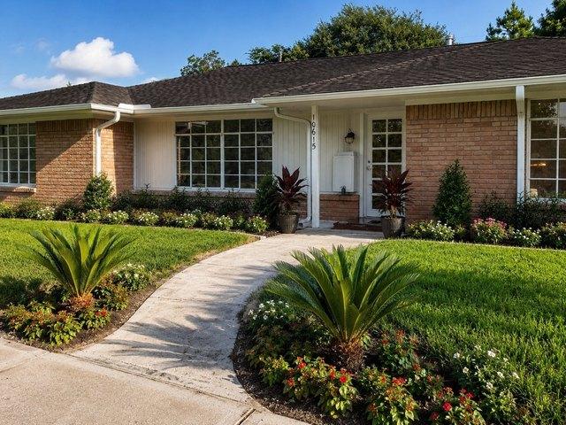 10615 Atwell Dr, Houston, TX 77096