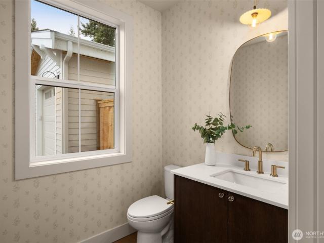 10618 NE 54th St, Kirkland, WA 98033 | MLS #2531