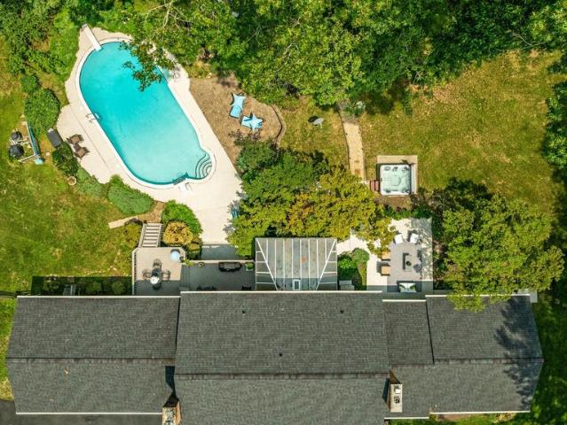 10618 Shadow Lane