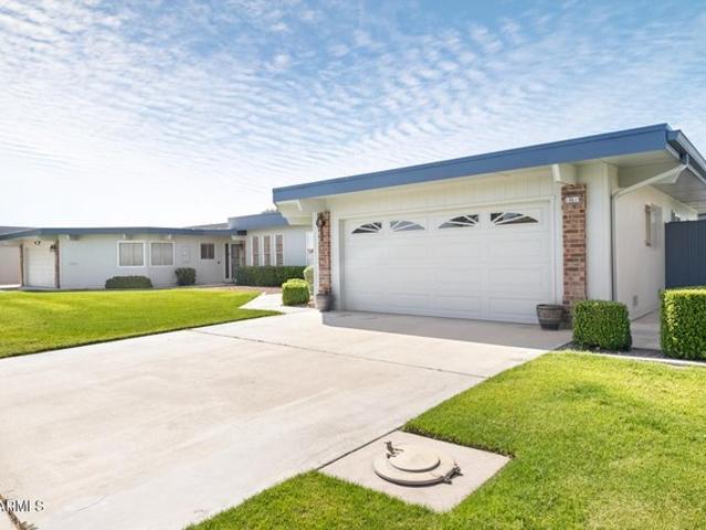 10619 W Loma Blanca Dr, Sun City, AZ 85351