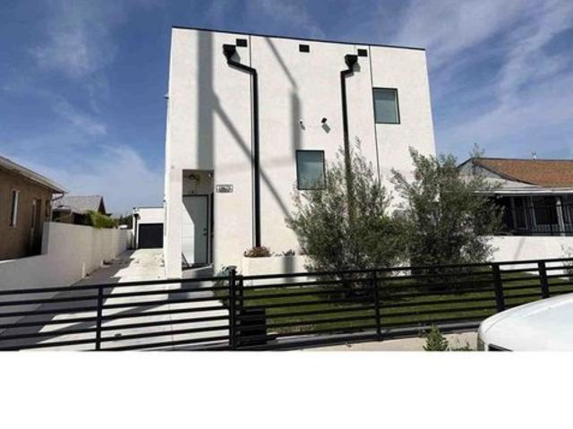 10619 S Felton Ave, Inglewood, CA 90304