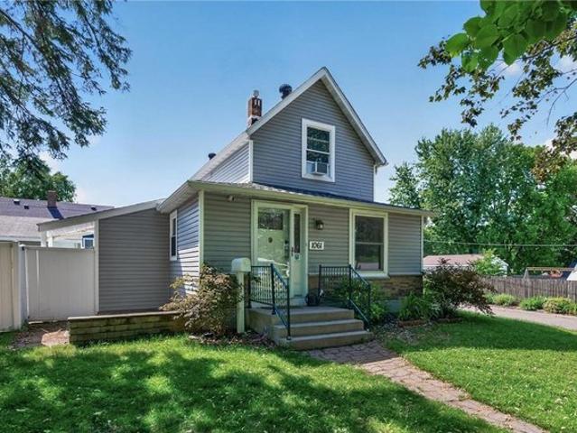 1061 Ohio St, West Saint Paul, MN 55118