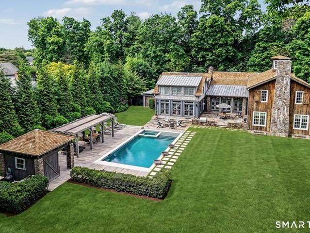 1061 Cedar Rd, Fairfield, CT 06890