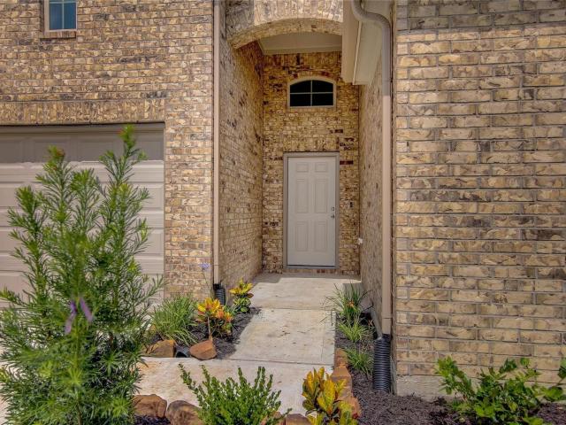 1061 Comal Trl, Dayton, TX