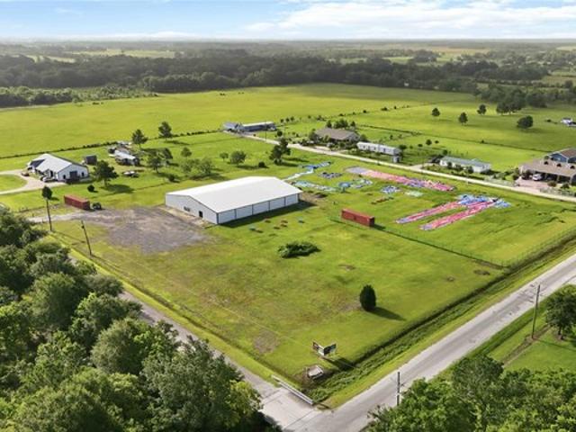 1061 County Road 6111, Dayton, TX 77535
