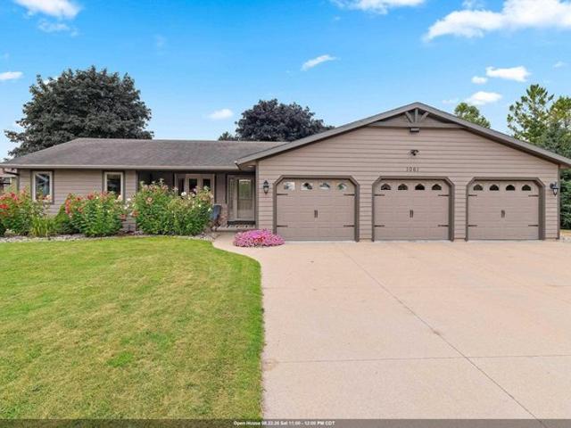 1061 Patrick Ct, Neenah, WI 54956