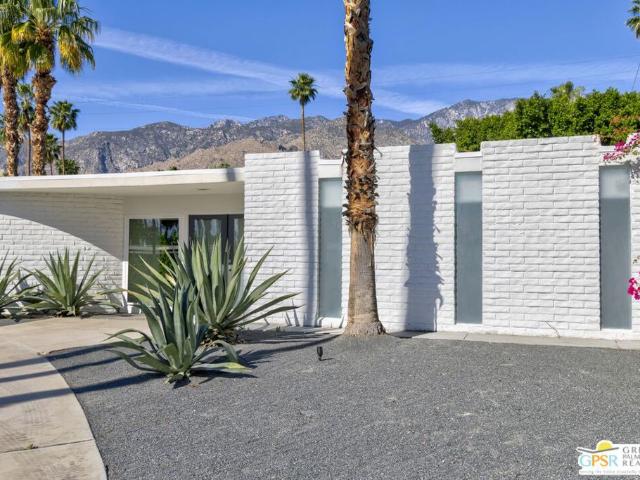 1061 S Sagebrush Road