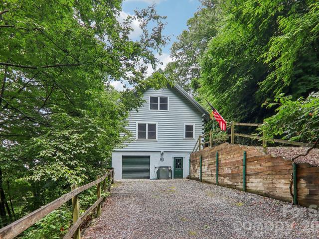 1061 Setzer Cove Road