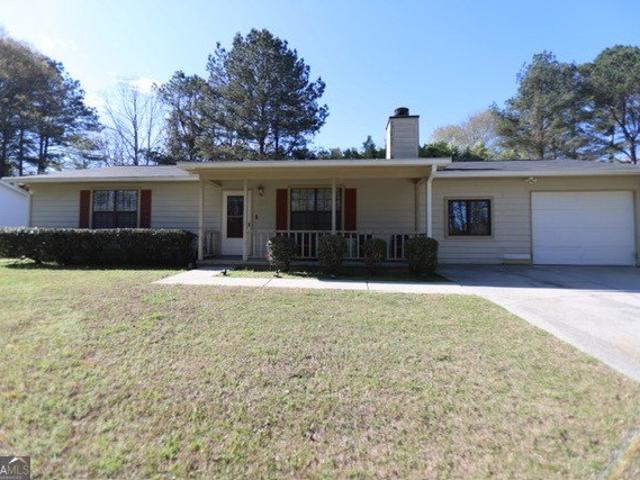 1061 Walnut Creek Ln, Jonesboro, GA 30238
