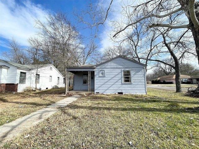 1061 19th St SE, Paris, TX 75460
