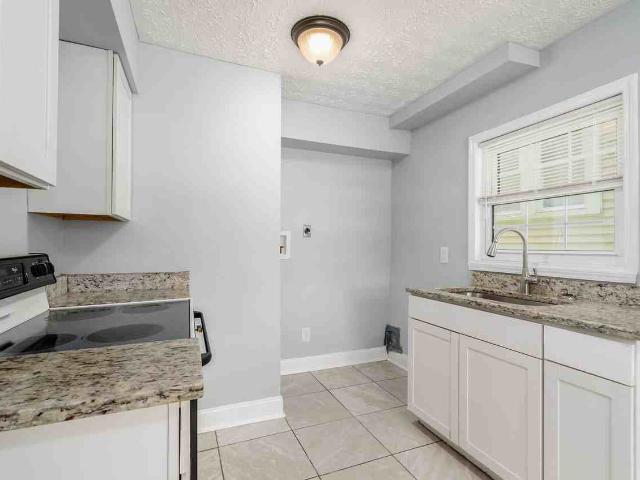 1061 1063 East 15th Avenue 2 Bedroom Apartment for Rent at 1061 E 15th Ave, Columbus, OH 43211 South Linden