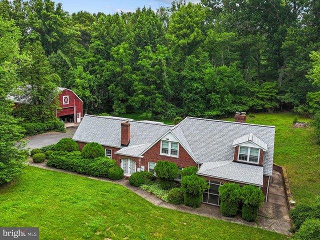 10622 Vale Rd, Oakton, VA 22124