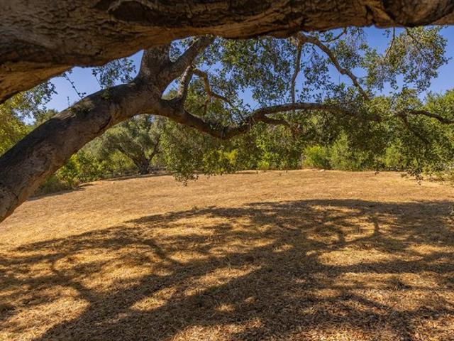 10622 Encino Dr, Oak View, CA 93022