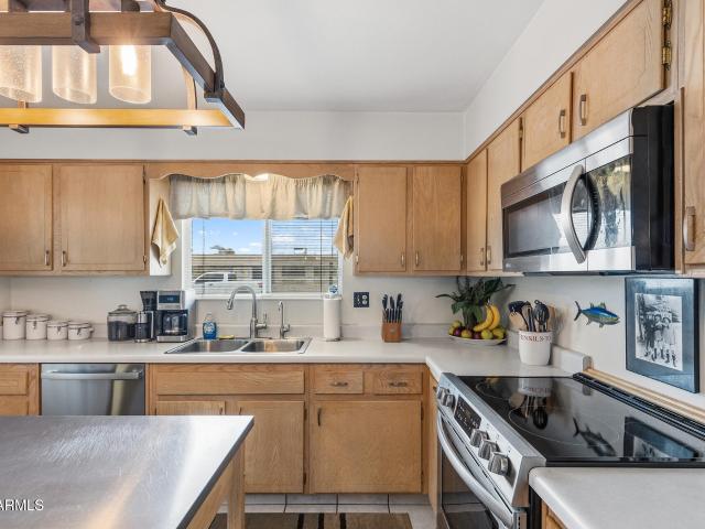 10624 W CLAIR Drive