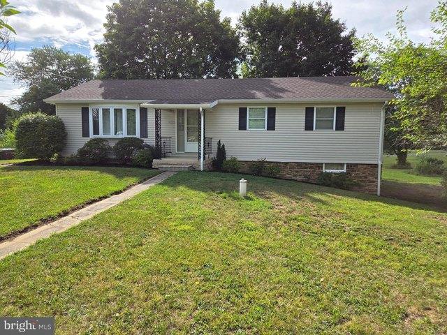 10624 Scenic View Dr, Greencastle, PA 17225