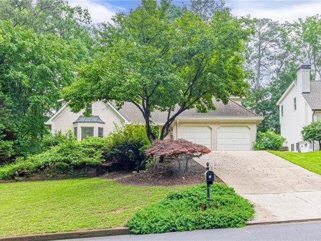 10625 Haynes Forest Dr, Alpharetta, GA 30022