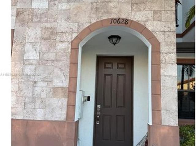 10628 W 33rd Way, Hialeah, FL 33018