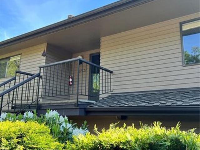 10628 Glen Acres Dr S, Seattle, WA 98168