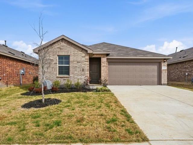 10633 Diamond Mine Dr, Fort Worth, TX 76036