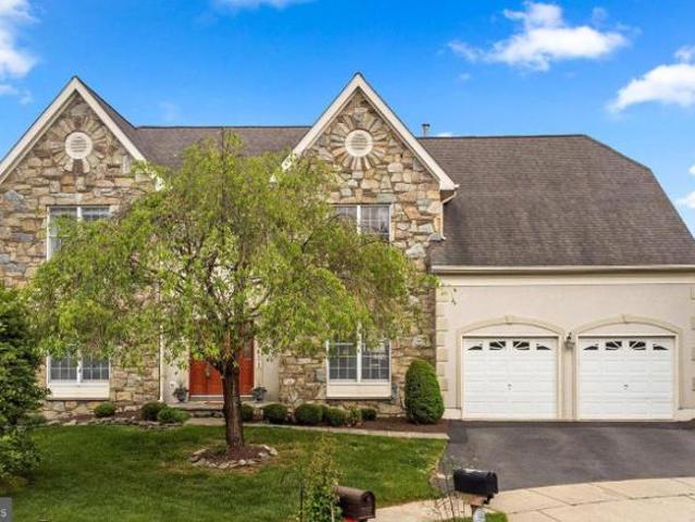 10631 Beechknoll Ln, Potomac, MD 20854