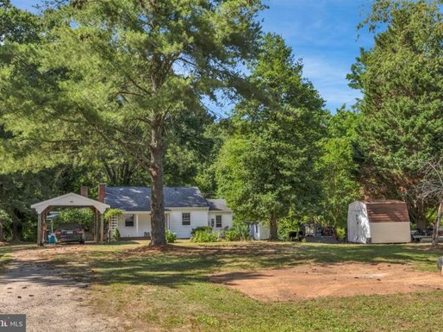 10632 Old Colchester Rd, Lorton, VA 22079