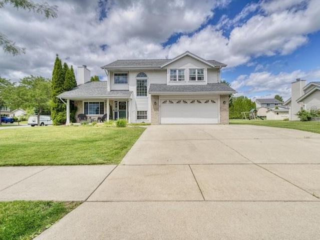 10635 S Shepard Ave, Oak Creek, WI 53154