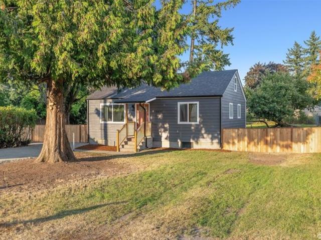10639 Sheridan Ave S, Tacoma, WA 98444