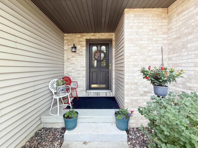 1063 N Thompson Road