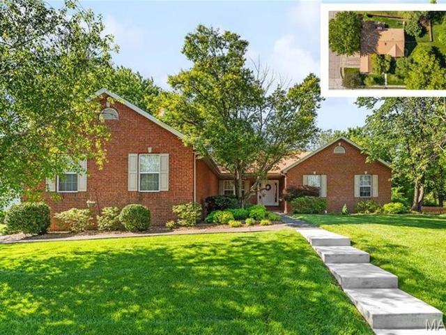 1063 Oxford Hill Rd, O'Fallon, IL 62269