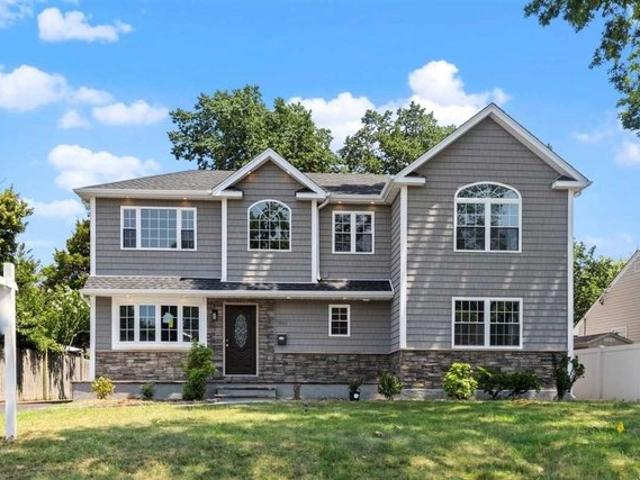 1063 Barrie Ave, Wantagh, NY 11793
