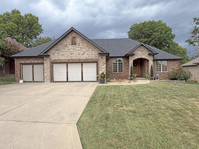 1063 E Maryland Ct, Springfield, MO 65810