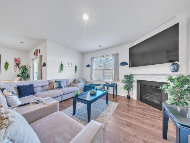 1063 Staghorn Avenue